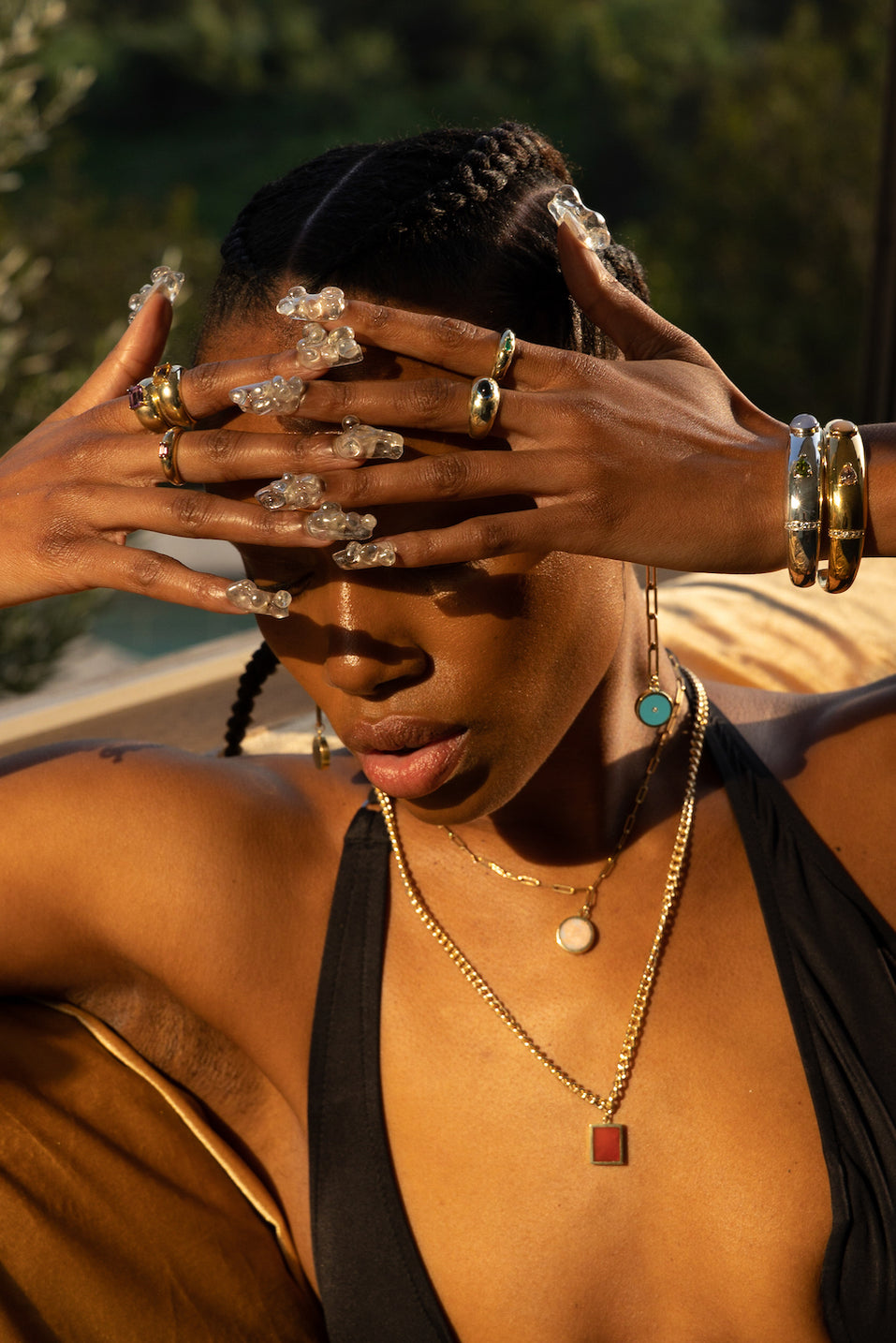 Bubble Bezel Ring with Single Emerald Cut Stone– legier